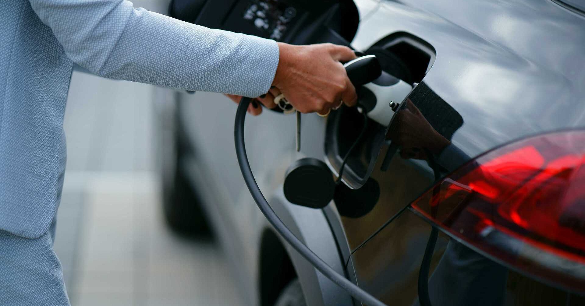 LEONI EcoSense® - charging cables | Charging & Power Solutions ...